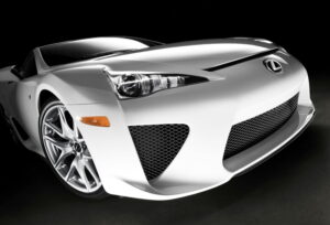 「天使の咆哮」が響き渡る！レクサスLFAの魅力を徹底解剖！